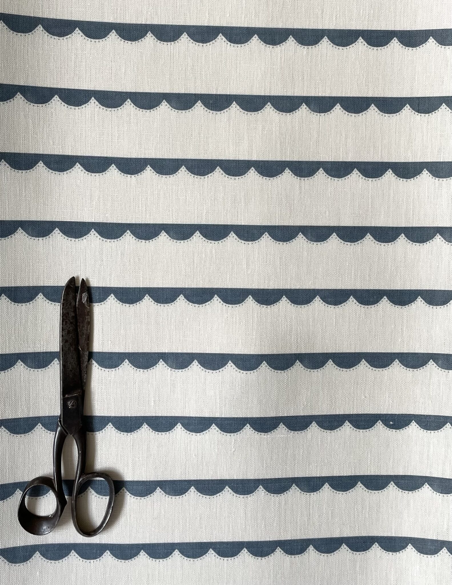 Single Scallop Stripe Aigua Blava Blue on Ivory Linen HORIZONTAL STRIPE ...