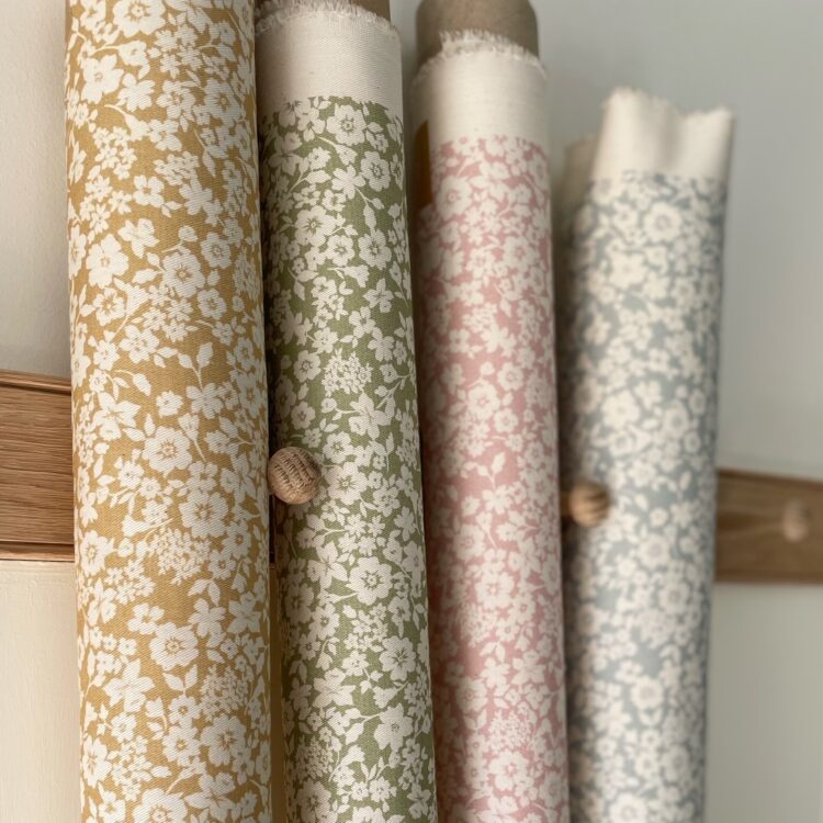 Sugar Plum Daisy Hay on Recycled Cotton - Peony & Sage